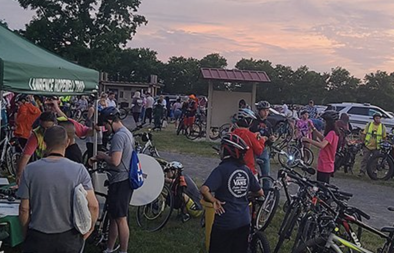 LHT FULL MOON RIDE - Circuit Trails